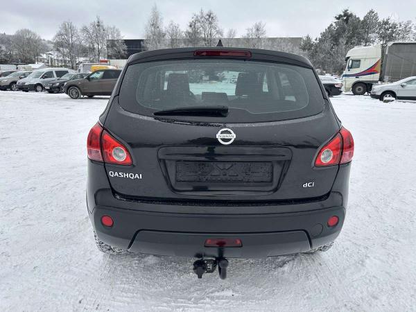 Melns Nissan Qashqai 2007 Alīta, ar dzinēja tilpumu 2.00 L un nobraukumu 271 tūkst. km par 3950 €, foto 6 vietnē AUTOMOTO.COM.LV