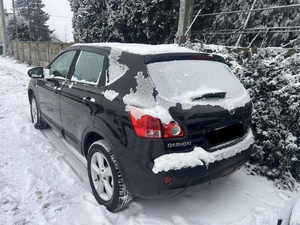 Melns Nissan Qashqai 2007 Viļņa, ar dzinēja tilpumu 1.46 L un nobraukumu 190 tūkst. km par 2550 €, foto 3 vietnē AUTOMOTO.COM.LV