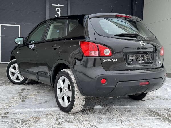 Black Nissan Qashqai 2007 in Vilnius, with an engine capacity of 1.46 L and mileage of 194 thousand km for 2750 €, photo 7 on AUTOMOTO.COM.LV