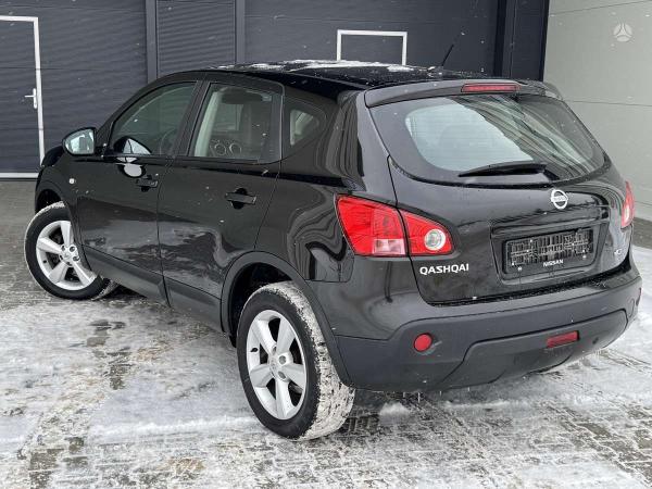 Black Nissan Qashqai 2007 in Vilnius, with an engine capacity of 1.46 L and mileage of 194 thousand km for 2750 €, photo 9 on AUTOMOTO.COM.LV