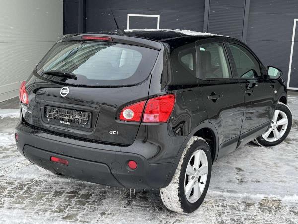 Black Nissan Qashqai 2007 in Vilnius, with an engine capacity of 1.46 L and mileage of 194 thousand km for 2750 €, photo 10 on AUTOMOTO.COM.LV