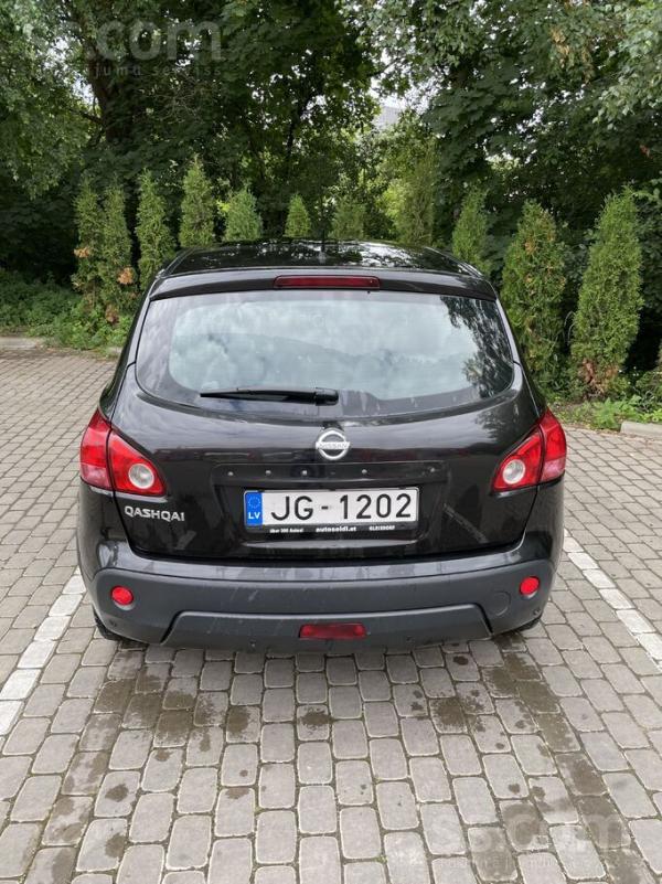 Melns Nissan Qashqai 2007 Rīga, ar dzinēja tilpumu 2.00 L un nobraukumu 211 tūkst. km par 2500 €, foto 2 vietnē AUTOMOTO.COM.LV