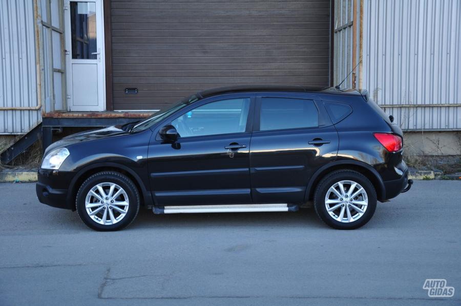 Black Nissan Qashqai 2007 in Siauliai, with an engine capacity of 2.00 L and mileage of 269 thousand km for 3750 €, photo 3 on AUTOMOTO.COM.LV