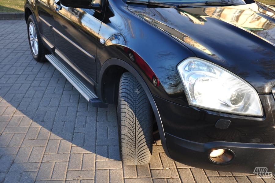 Black Nissan Qashqai 2007 in Siauliai, with an engine capacity of 2.00 L and mileage of 269 thousand km for 3750 €, photo 13 on AUTOMOTO.COM.LV