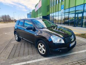 Black Nissan Qashqai 2007 in Vilnius, with an engine capacity of 2.00 L and mileage of 310 thousand km for 2450 €, photo  on AUTOMOTO.COM.LV