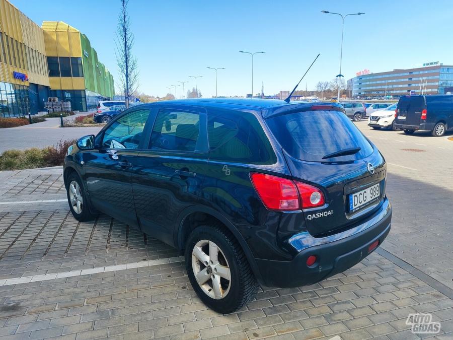 Black Nissan Qashqai 2007 in Vilnius, with an engine capacity of 2.00 L and mileage of 310 thousand km for 2450 €, photo 6 on AUTOMOTO.COM.LV