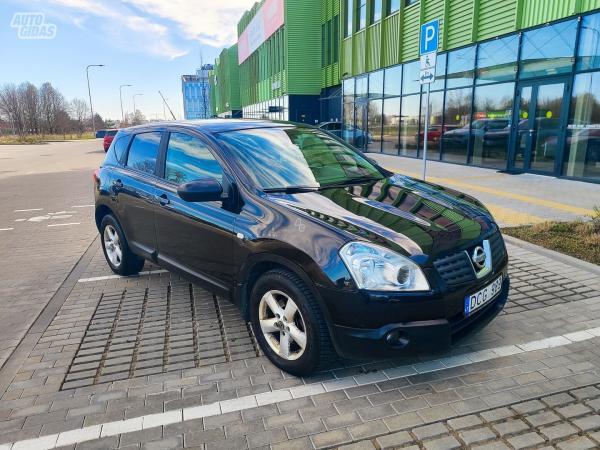 Black Nissan Qashqai 2007 in Vilnius, with an engine capacity of 2.00 L and mileage of 310 thousand km for 2350 €, photo 2 on AUTOMOTO.COM.LV