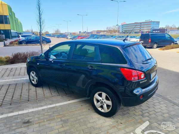 Black Nissan Qashqai 2007 in Vilnius, with an engine capacity of 2.00 L and mileage of 310 thousand km for 2350 €, photo 4 on AUTOMOTO.COM.LV