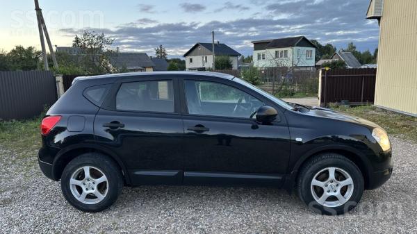 Black Nissan Qashqai 2007 in Rezekne, with an engine capacity of 1.50 L and mileage of 338 thousand km for 2750 €, photo 5 on AUTOMOTO.COM.LV