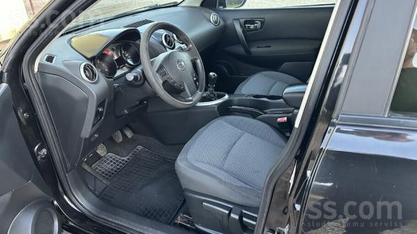 Black Nissan Qashqai 2007 in Rezekne, with an engine capacity of 1.50 L and mileage of 338 thousand km for 2750 €, photo 7 on AUTOMOTO.COM.LV