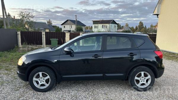 Black Nissan Qashqai 2007 in Rezekne, with an engine capacity of 1.50 L and mileage of 338 thousand km for 2650 €, photo 2 on AUTOMOTO.COM.LV