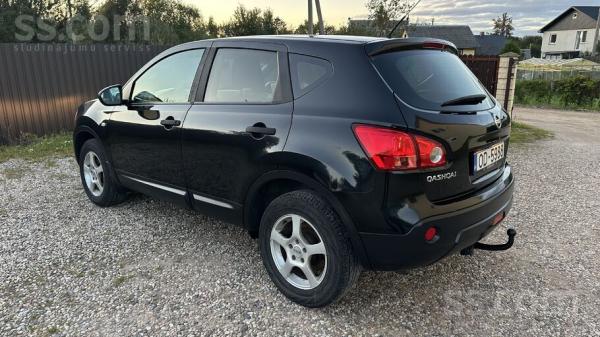 Black Nissan Qashqai 2007 in Rezekne, with an engine capacity of 1.50 L and mileage of 338 thousand km for 2650 €, photo 3 on AUTOMOTO.COM.LV