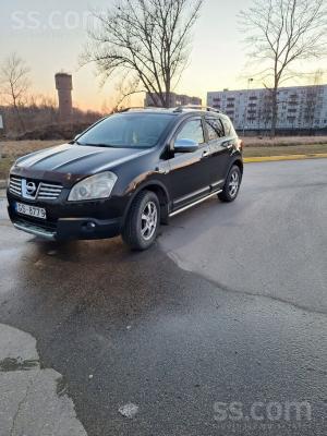Black Nissan Qashqai 2007 in Jekabpils, with an engine capacity of 2.00 L and mileage of 310 thousand km for 3250 €, photo 3 on AUTOMOTO.COM.LV