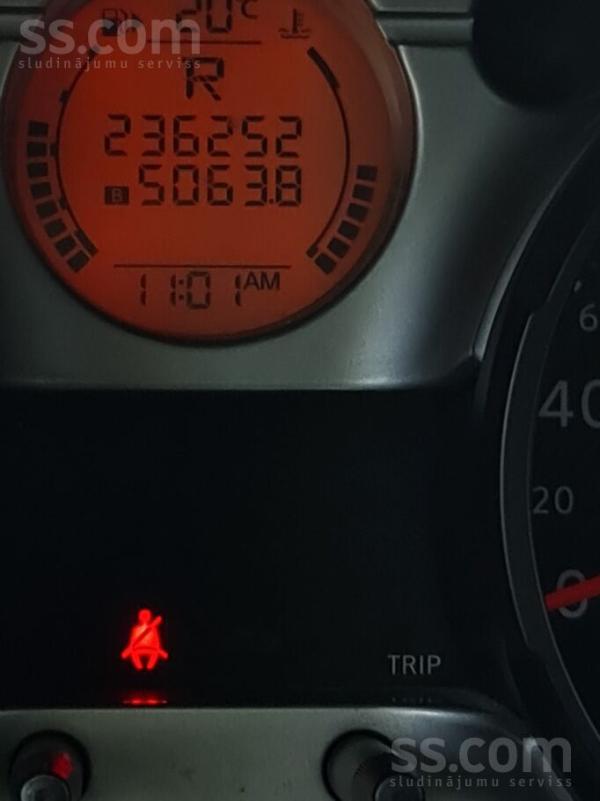 Black Nissan Qashqai 2007 in Jurmala, with an engine capacity of 2.00 L and mileage of 236 thousand km for 4000 €, photo 9 on AUTOMOTO.COM.LV