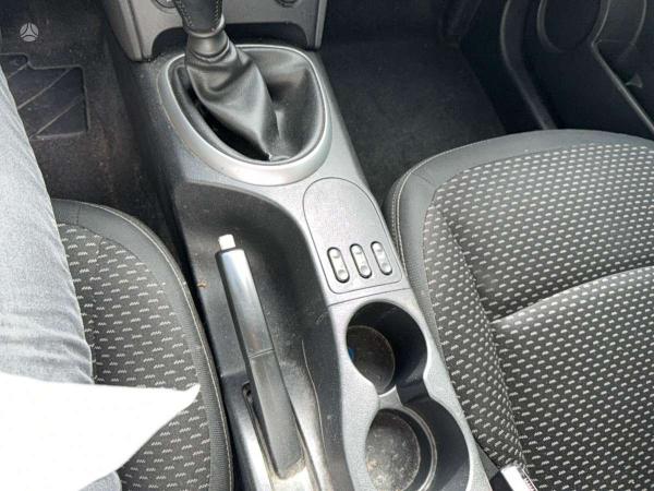 Black Nissan Qashqai 2007 in Vilnius, with an engine capacity of 1.46 L and mileage of 335 thousand km for 2700 €, photo 9 on AUTOMOTO.COM.LV