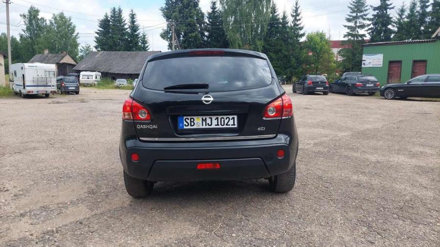 Melns Nissan Qashqai 2007 Utena, ar dzinēja tilpumu 2.00 L un nobraukumu 327 tūkst. km par 3450 €, foto 9 vietnē AUTOMOTO.COM.LV