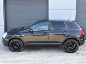 Black Nissan Qashqai 2007 in Vilnius, with an engine capacity of 2.00 L and mileage of 421 thousand km for 1950 €, photo 3 on AUTOMOTO.COM.LV