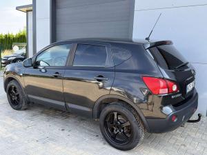 Black Nissan Qashqai 2007 in Vilnius, with an engine capacity of 2.00 L and mileage of 421 thousand km for 1950 €, photo 4 on AUTOMOTO.COM.LV