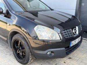 Black Nissan Qashqai 2007 in Vilnius, with an engine capacity of 2.00 L and mileage of 421 thousand km for 1950 €, photo 5 on AUTOMOTO.COM.LV