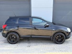 Black Nissan Qashqai 2007 in Vilnius, with an engine capacity of 2.00 L and mileage of 421 thousand km for 1950 €, photo 7 on AUTOMOTO.COM.LV