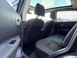 Black Nissan Qashqai 2007 in Vilnius, with an engine capacity of 2.00 L and mileage of 421 thousand km for 1950 €, photo 11 on AUTOMOTO.COM.LV