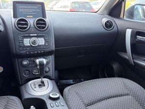 Black Nissan Qashqai 2007 in Vilnius, with an engine capacity of 2.00 L and mileage of 421 thousand km for 1950 €, photo 14 on AUTOMOTO.COM.LV