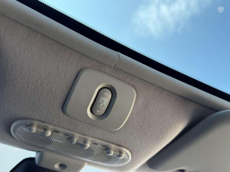 Black Nissan Qashqai 2007 in Vilnius, with an engine capacity of 2.00 L and mileage of 421 thousand km for 1950 €, photo 16 on AUTOMOTO.COM.LV
