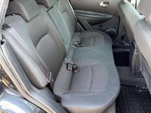 Black Nissan Qashqai 2007 in Vilnius, with an engine capacity of 2.00 L and mileage of 421 thousand km for 1950 €, photo 17 on AUTOMOTO.COM.LV