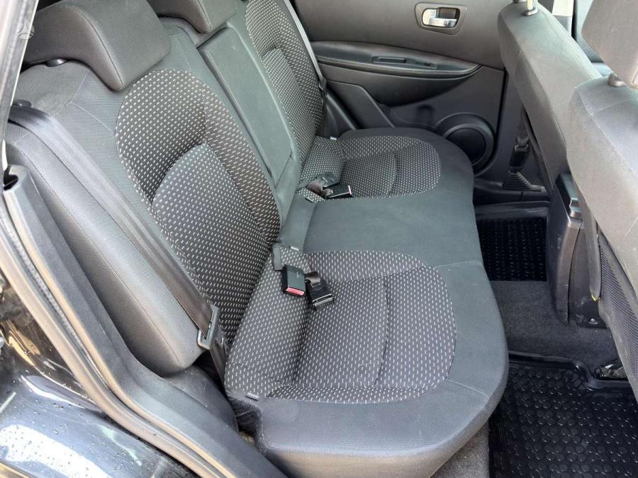 Black Nissan Qashqai 2007 in Vilnius, with an engine capacity of 2.00 L and mileage of 421 thousand km for 1950 €, photo 17 on AUTOMOTO.COM.LV