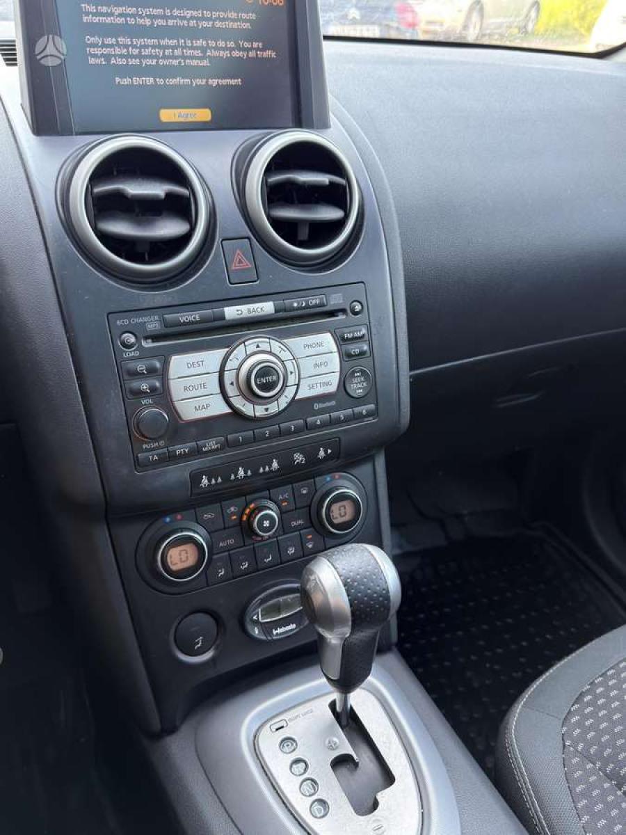 Black Nissan Qashqai 2007 in Vilnius, with an engine capacity of 2.00 L and mileage of 421 thousand km for 1950 €, photo 21 on AUTOMOTO.COM.LV