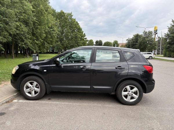Black Nissan Qashqai 2007 in Kaunas, with an engine capacity of 1.60 L and mileage of 309 thousand km for 3500 €, photo 4 on AUTOMOTO.COM.LV