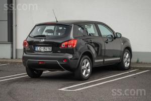 Melns Nissan Qashqai 2007 Rīga, ar dzinēja tilpumu 2.00 L un nobraukumu 239 tūkst. km par 3490 €, foto 6 vietnē AUTOMOTO.COM.LV