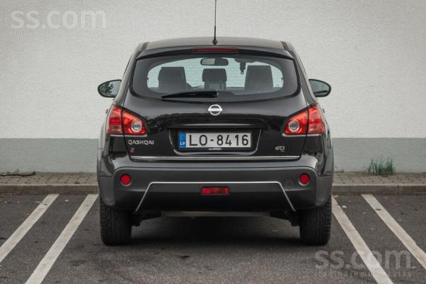 Black Nissan Qashqai 2007 in Riga, with an engine capacity of 2.00 L and mileage of 239 thousand km for 3490 €, photo 7 on AUTOMOTO.COM.LV