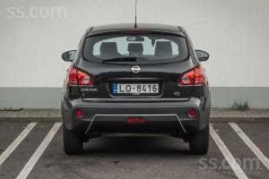 Melns Nissan Qashqai 2007 Rīga, ar dzinēja tilpumu 2.00 L un nobraukumu 239 tūkst. km par 3490 €, foto 7 vietnē AUTOMOTO.COM.LV