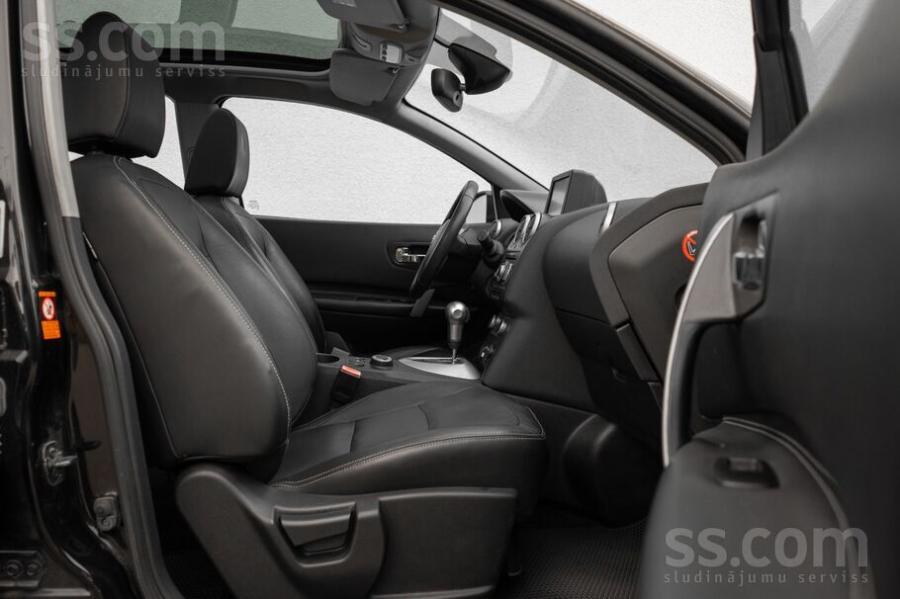 Melns Nissan Qashqai 2007 Rīga, ar dzinēja tilpumu 2.00 L un nobraukumu 239 tūkst. km par 3490 €, foto 12 vietnē AUTOMOTO.COM.LV
