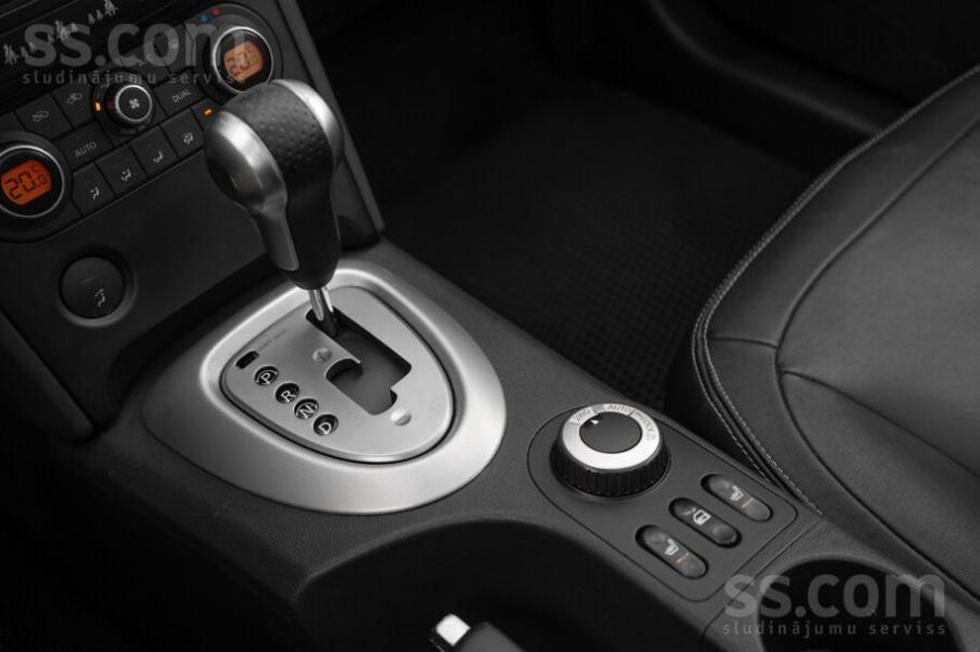 Melns Nissan Qashqai 2007 Rīga, ar dzinēja tilpumu 2.00 L un nobraukumu 239 tūkst. km par 3490 €, foto 25 vietnē AUTOMOTO.COM.LV