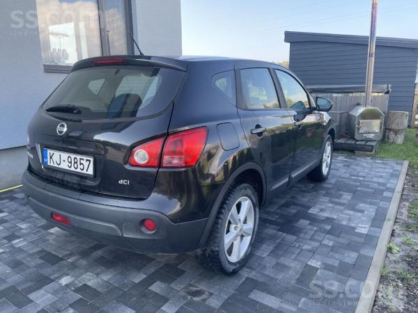 Black Nissan Qashqai 2007 in Riga, with an engine capacity of 2.00 L and mileage of 244 thousand km for 3300 €, photo 3 on AUTOMOTO.COM.LV