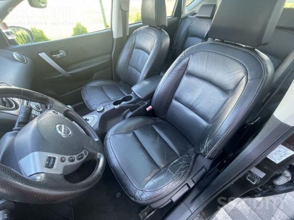 Black Nissan Qashqai 2007 in Riga, with an engine capacity of 2.00 L and mileage of 244 thousand km for 3300 €, photo 7 on AUTOMOTO.COM.LV
