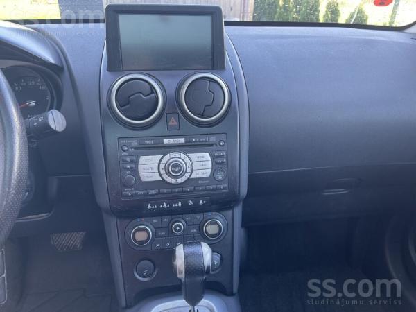 Black Nissan Qashqai 2007 in Riga, with an engine capacity of 2.00 L and mileage of 244 thousand km for 3300 €, photo 10 on AUTOMOTO.COM.LV