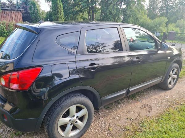 Melns Nissan Qashqai 2008 Jelgava, ar dzinēja tilpumu 1.50 L un nobraukumu 257 tūkst. km par 2700 €, foto 2 vietnē AUTOMOTO.COM.LV