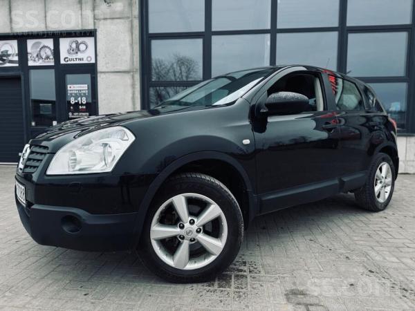 Black Nissan Qashqai 2008 in Cesis, with an engine capacity of 2.00 L and mileage of 0 thousand km for 5500 €, photo 4 on AUTOMOTO.COM.LV