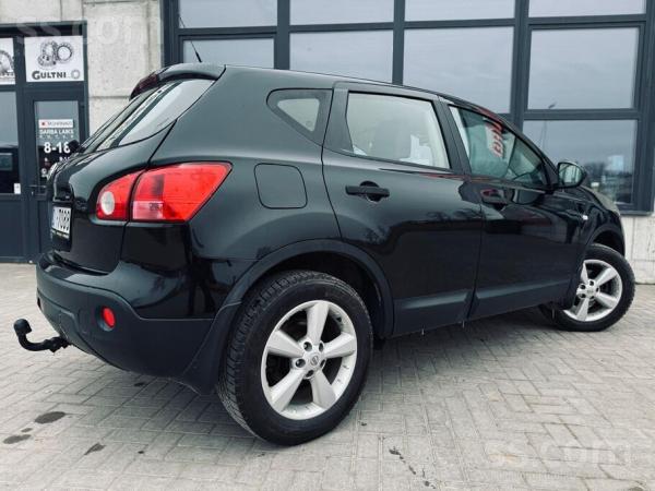 Black Nissan Qashqai 2008 in Cesis, with an engine capacity of 2.00 L and mileage of 0 thousand km for 5500 €, photo 6 on AUTOMOTO.COM.LV