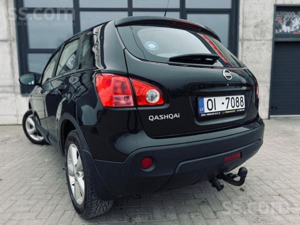 Black Nissan Qashqai 2008 in Cesis, with an engine capacity of 2.00 L and mileage of 0 thousand km for 5500 €, photo 7 on AUTOMOTO.COM.LV