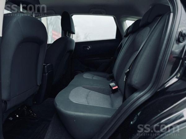 Black Nissan Qashqai 2008 in Cesis, with an engine capacity of 2.00 L and mileage of 0 thousand km for 5500 €, photo 10 on AUTOMOTO.COM.LV