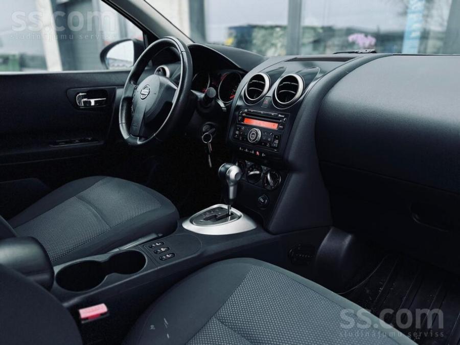 Melns Nissan Qashqai 2008 Cēsis, ar dzinēja tilpumu 2.00 L un nobraukumu 0 tūkst. km par 5500 €, foto 13 vietnē AUTOMOTO.COM.LV