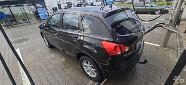 Melns Nissan Qashqai 2008 Šauļi, ar dzinēja tilpumu 2.00 L un nobraukumu 0 tūkst. km par 3150 €, foto 4 vietnē AUTOMOTO.COM.LV