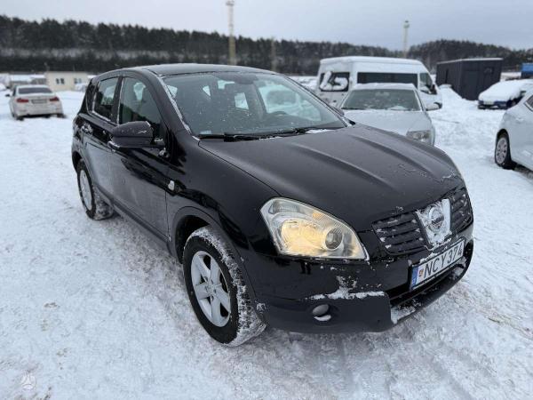 Black Nissan Qashqai 2008 in Vilnius, with an engine capacity of 1.46 L and mileage of 250 thousand km for 3200 €, photo 2 on AUTOMOTO.COM.LV