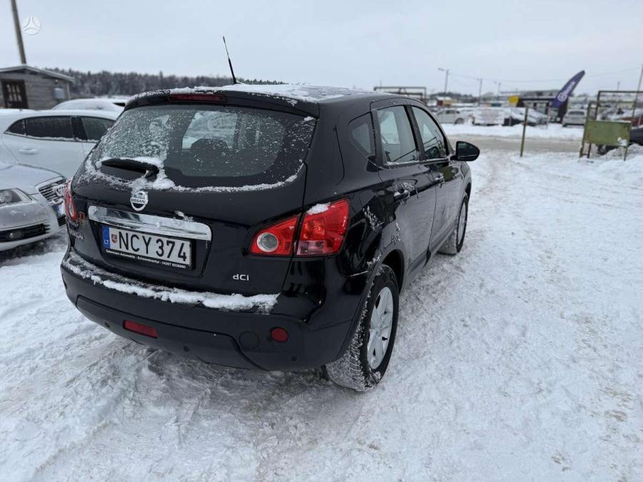 Black Nissan Qashqai 2008 in Vilnius, with an engine capacity of 1.46 L and mileage of 250 thousand km for 3200 €, photo 7 on AUTOMOTO.COM.LV