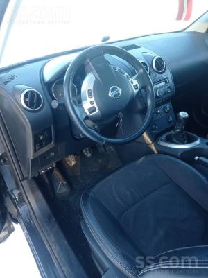 Melns Nissan Qashqai 2008 Ogre, ar dzinēja tilpumu 2.00 L un nobraukumu 278 tūkst. km par 3500 €, foto 5 vietnē AUTOMOTO.COM.LV