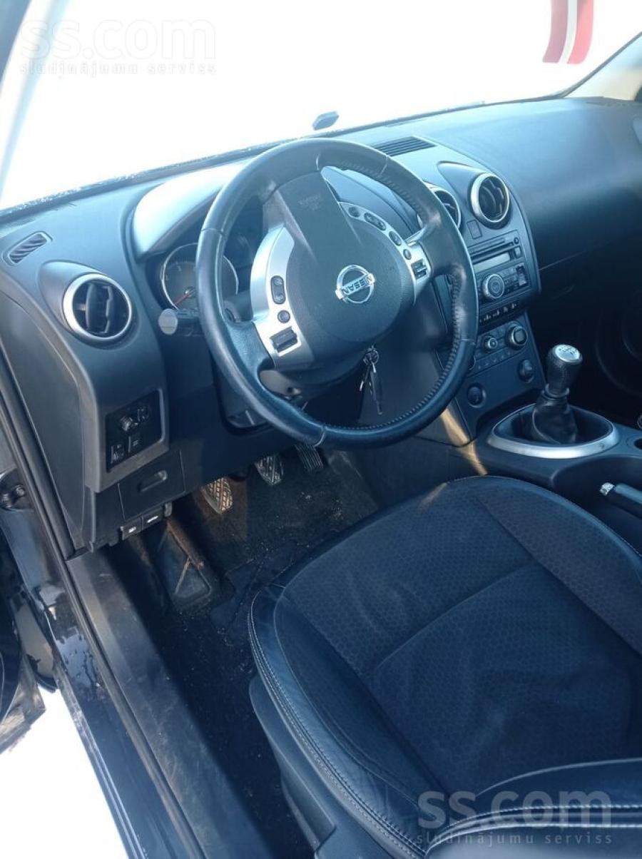 Melns Nissan Qashqai 2008 Ogre, ar dzinēja tilpumu 2.00 L un nobraukumu 278 tūkst. km par 3500 €, foto 5 vietnē AUTOMOTO.COM.LV